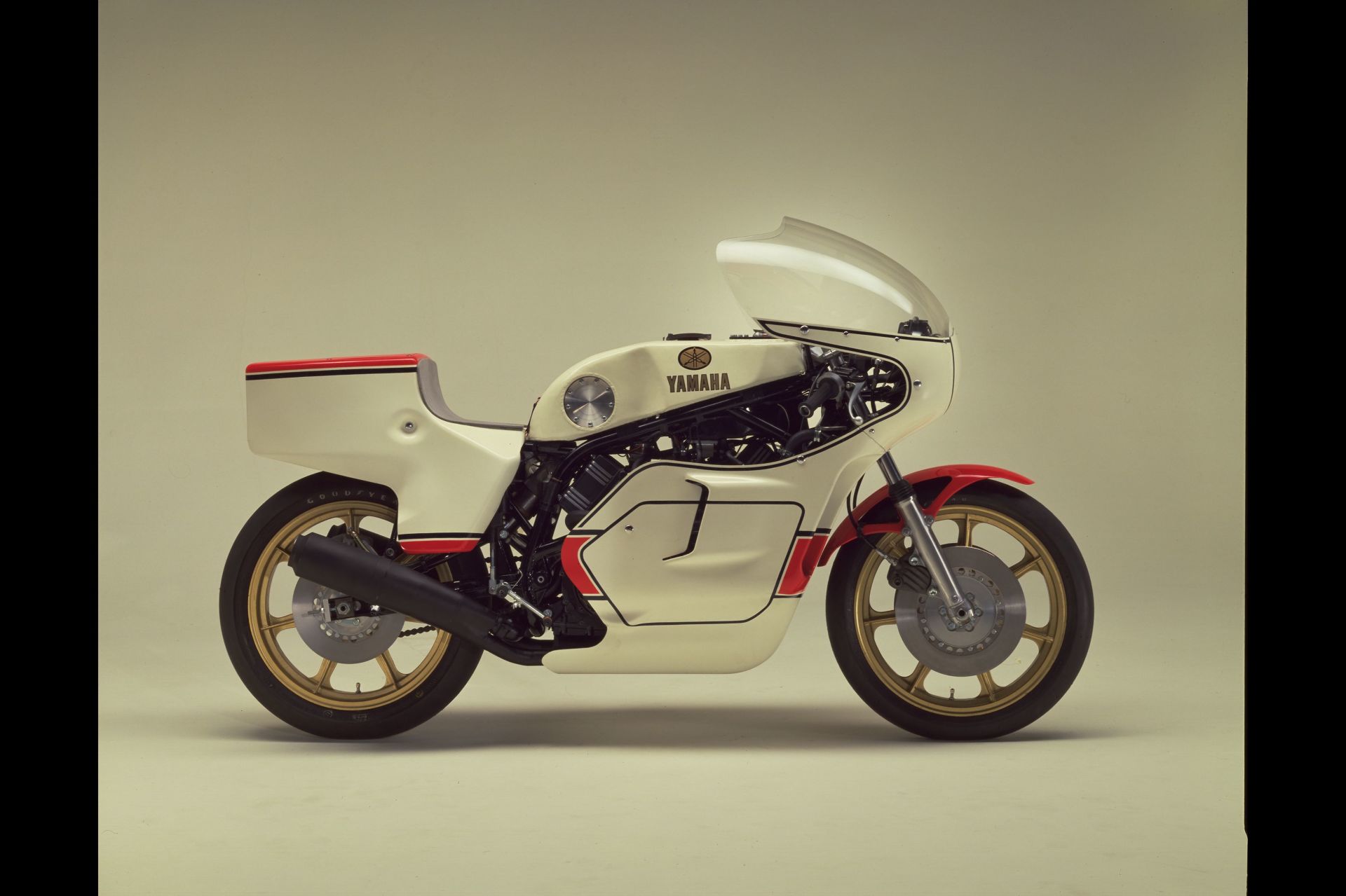 YZR1000 - Product Library - Product Library | YAMAHA MOTOR CO., LTD.