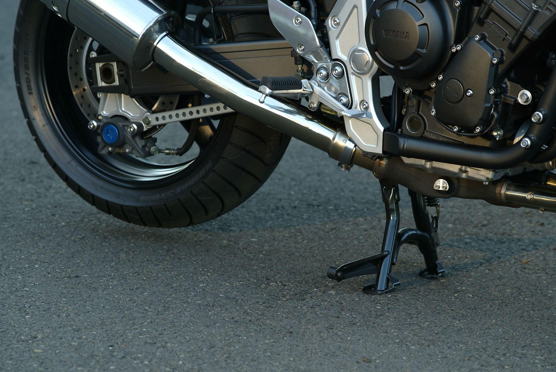 FZ1000 - Product Library - Product Library | YAMAHA MOTOR CO., LTD.