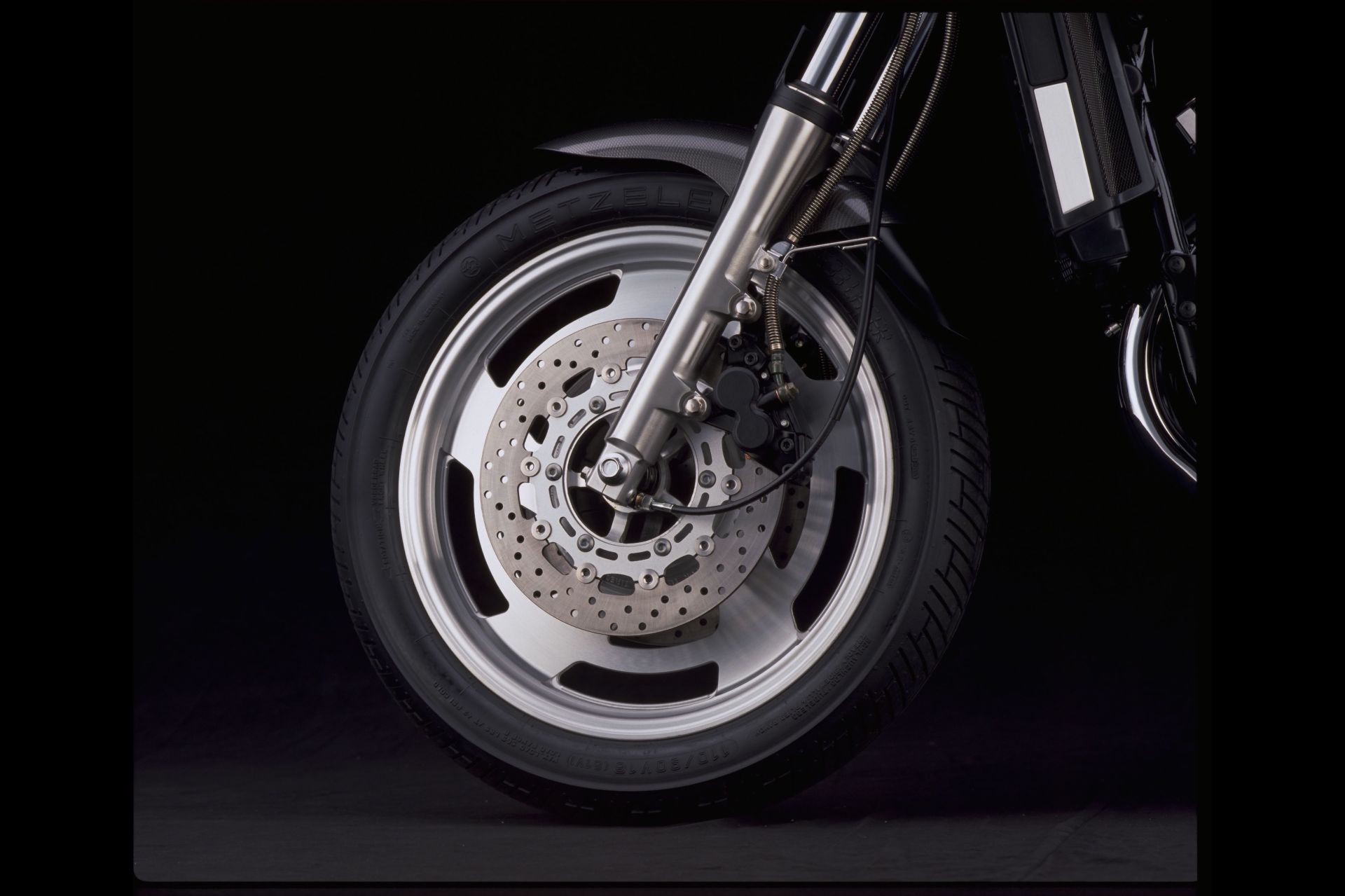 VMAX1200 - Product Library - Product Library | YAMAHA MOTOR CO., LTD.