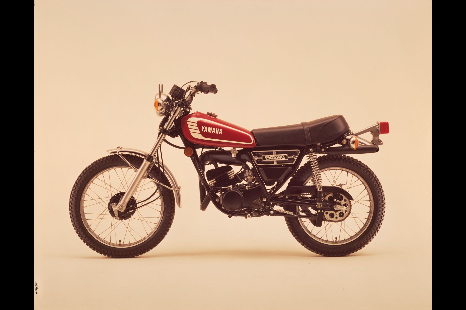 DT100X - Product Library - Product Library | YAMAHA MOTOR CO., LTD.