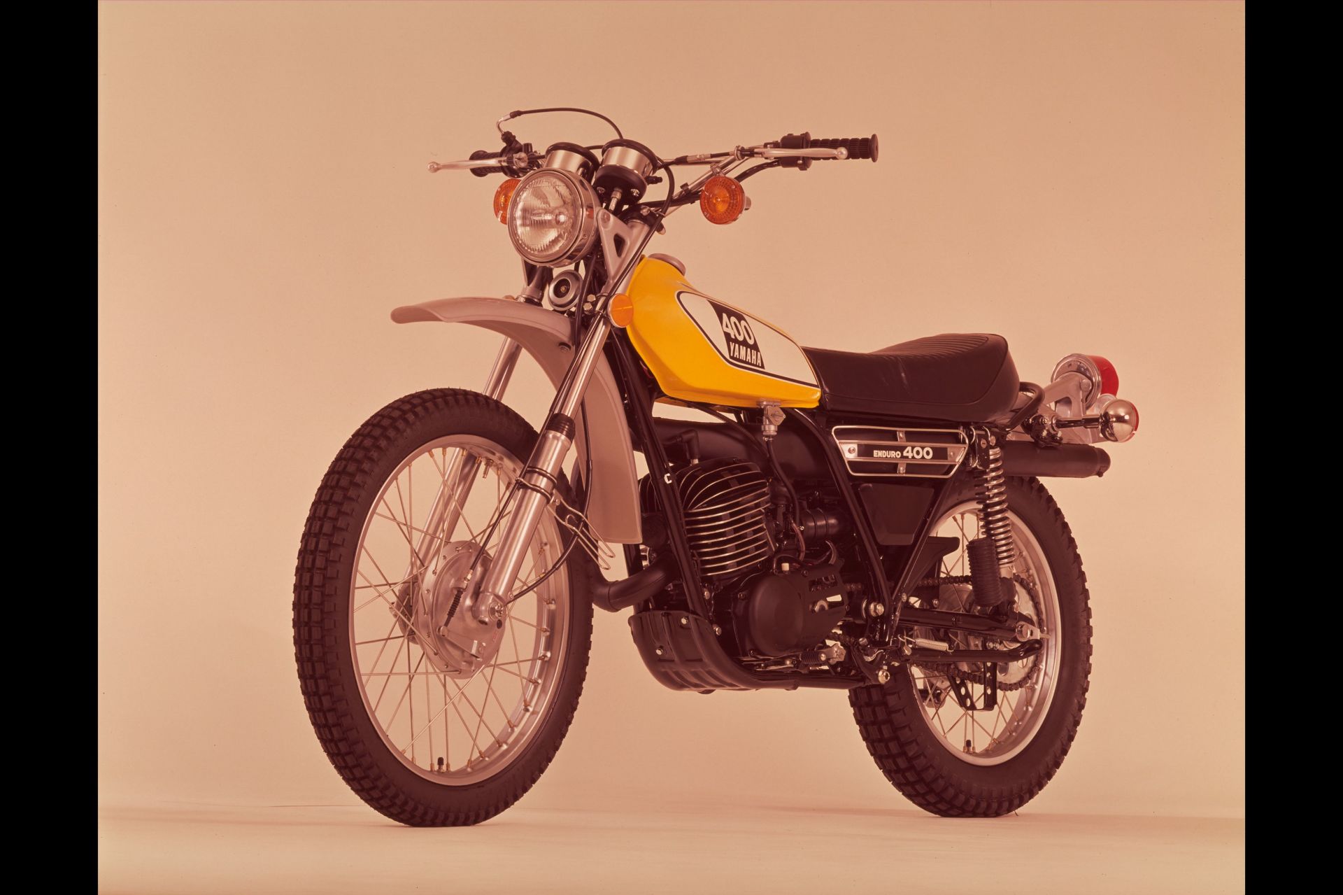 DT400 - Product Library - Product Library | YAMAHA MOTOR CO., LTD.