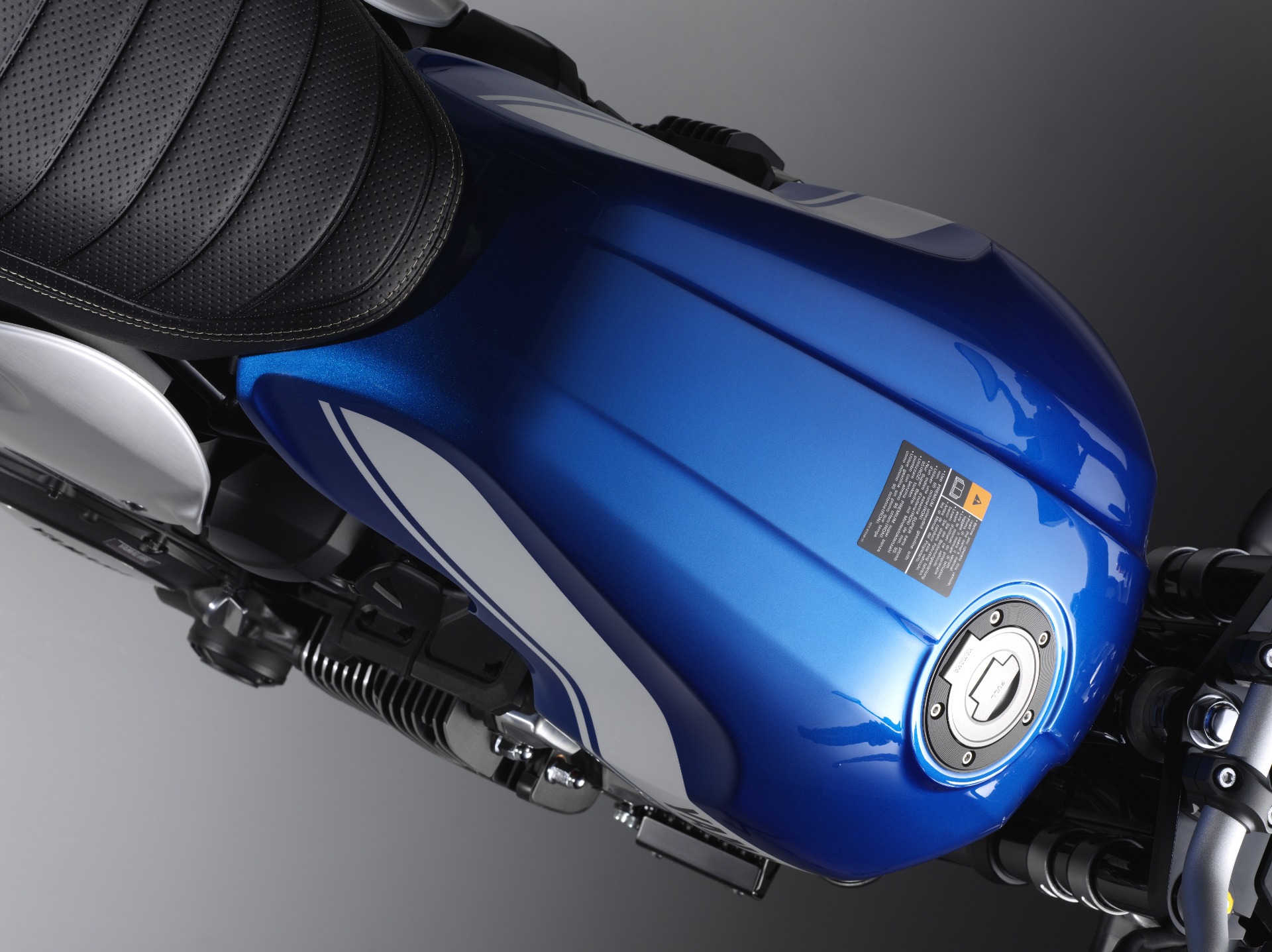 XJR1300C - Product Library - Product Library | YAMAHA MOTOR CO., LTD.