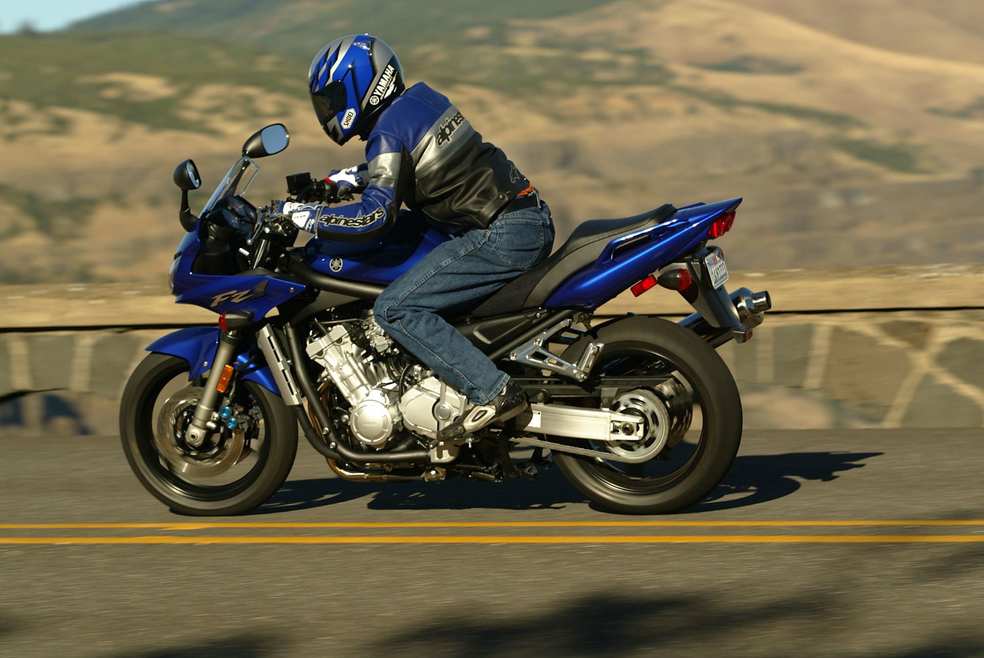 FZ1000 - Product Library - Product Library | YAMAHA MOTOR CO., LTD.