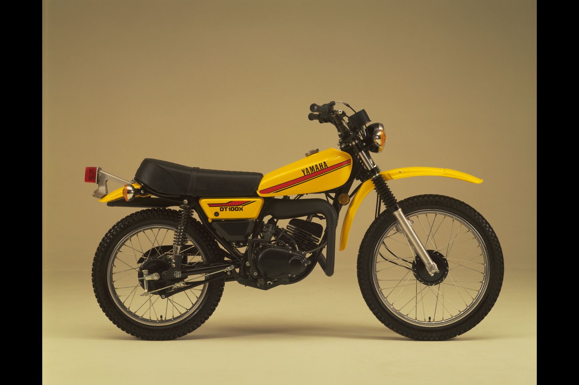 DT100X - Product Library - Product Library | YAMAHA MOTOR CO., LTD.