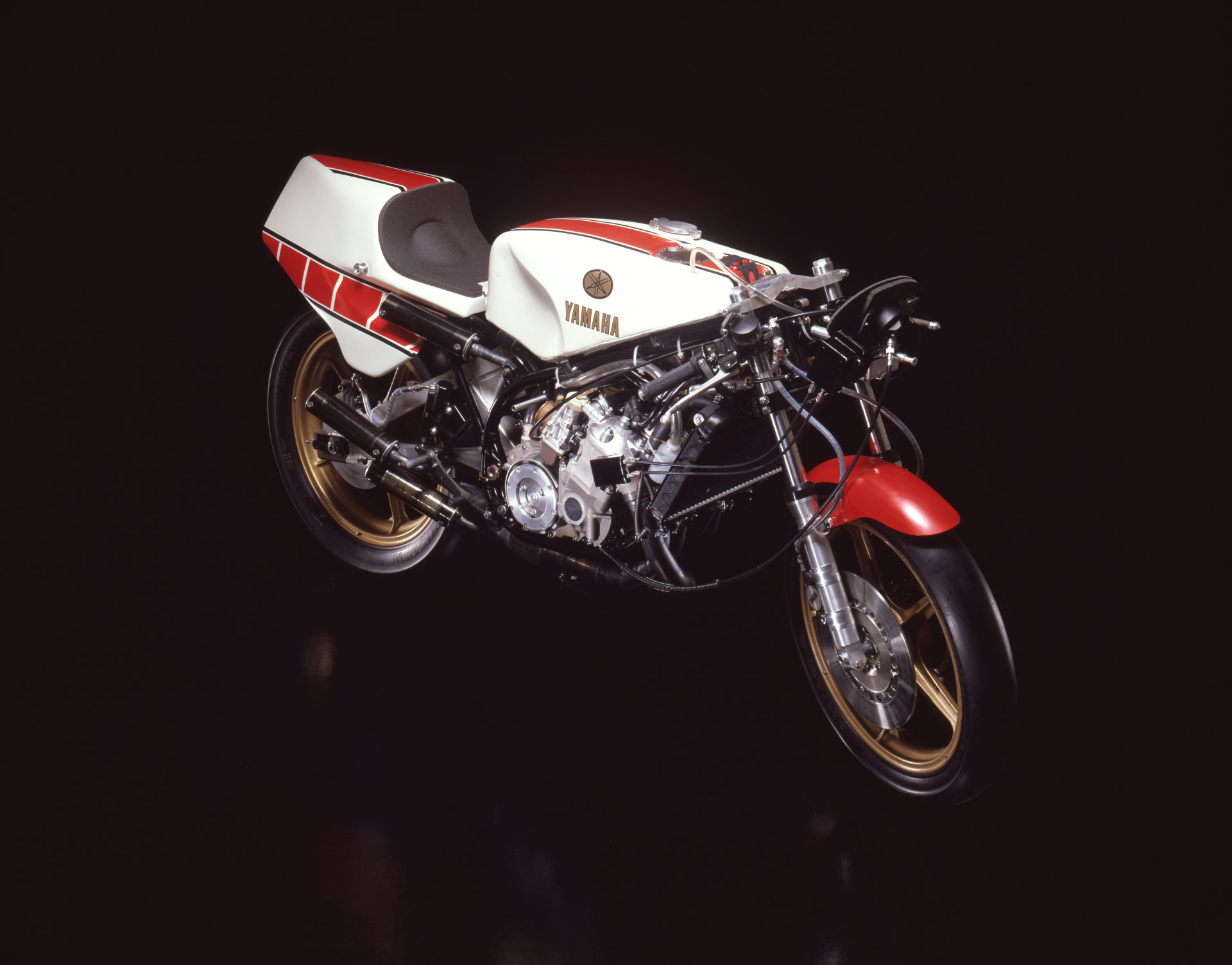 YZR500 - Product Library - Product Library | YAMAHA MOTOR CO., LTD.