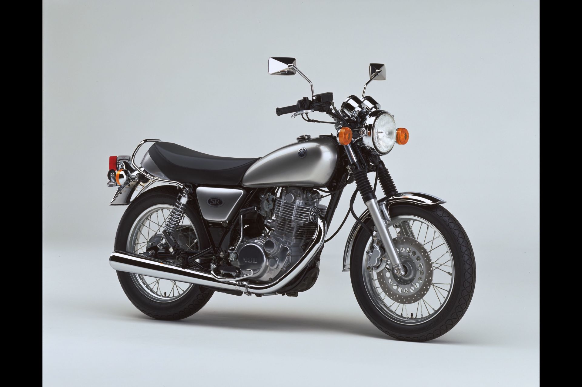 SR400 - Product Library - Product Library | YAMAHA MOTOR CO., LTD.