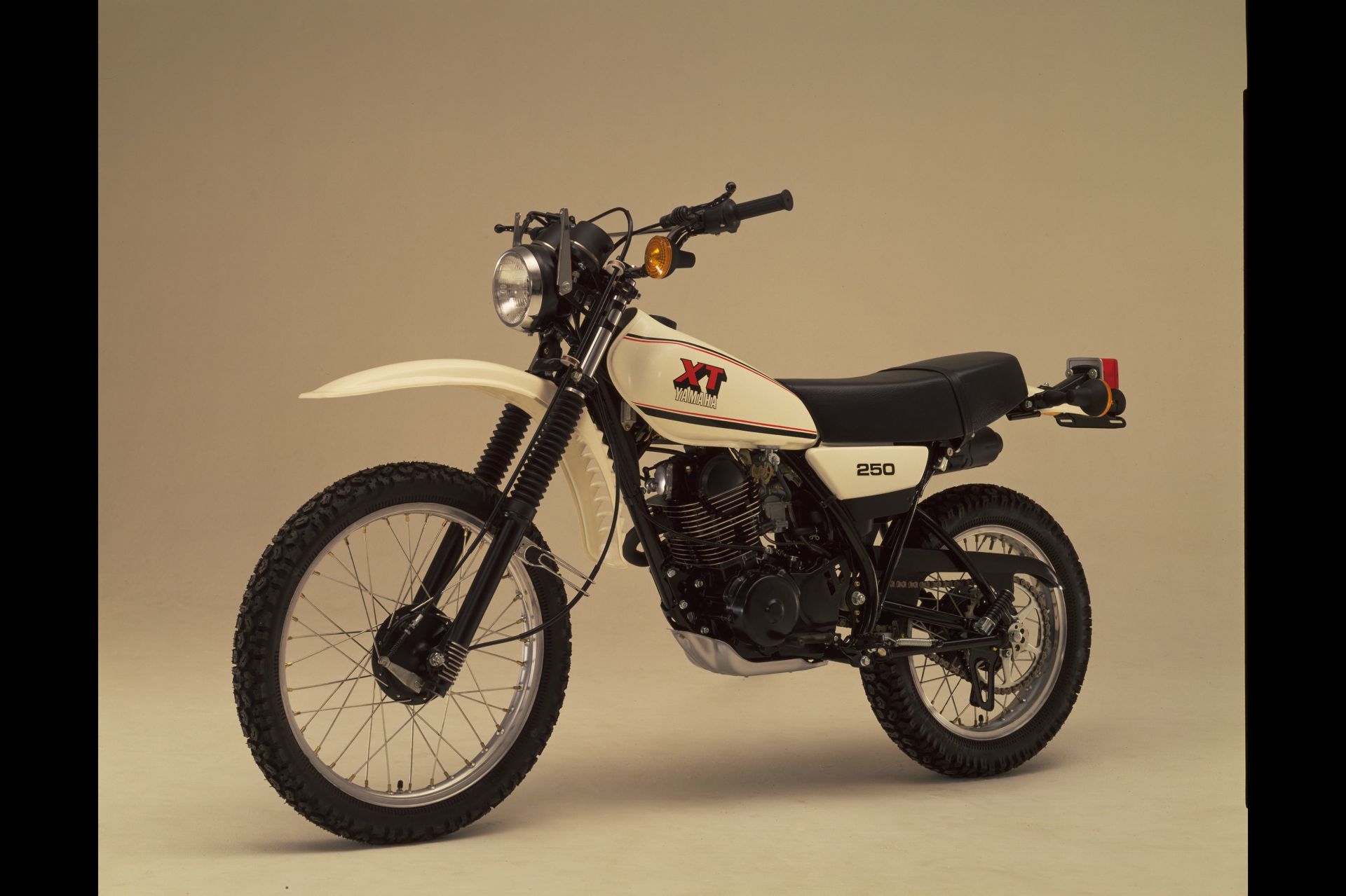 XT250 - Product Library - Product Library | YAMAHA MOTOR CO., LTD.