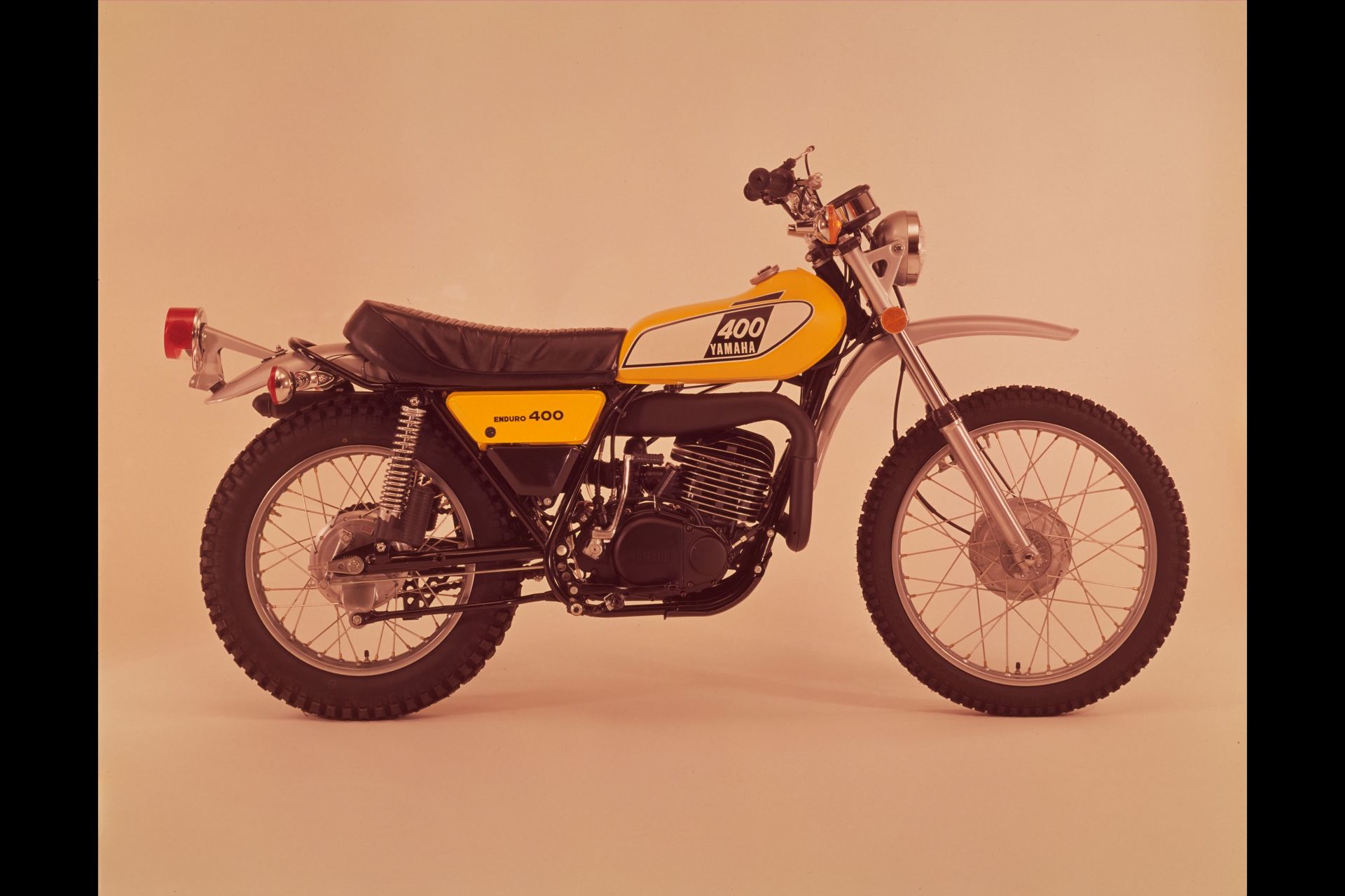 DT400 - Product Library - Product Library | YAMAHA MOTOR CO., LTD.