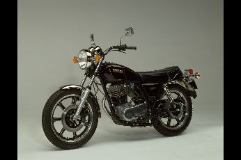 SR400 - Product Library - Product Library | YAMAHA MOTOR CO., LTD.
